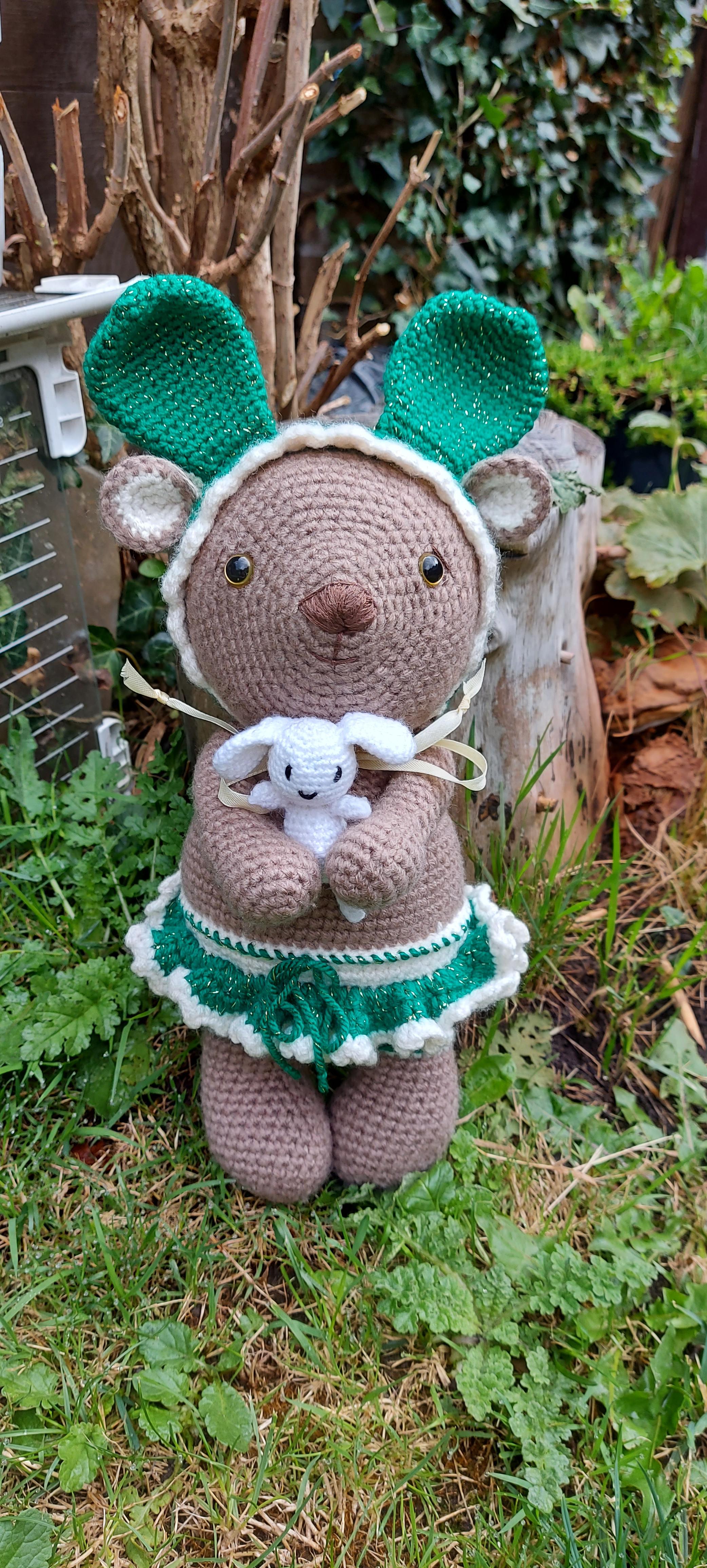 Amigurumi.com - Creations - Bonnie the teddy from Amigurumi Treasures 2