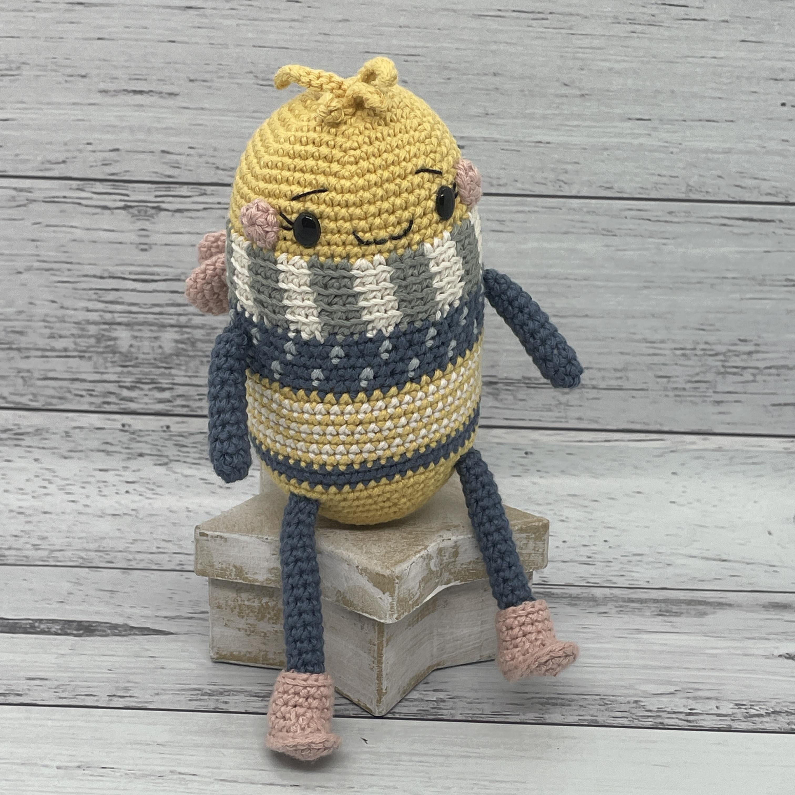 Amigurumi.com - Creations - Agatha Bee from Animal Friends of Pica Pau 2