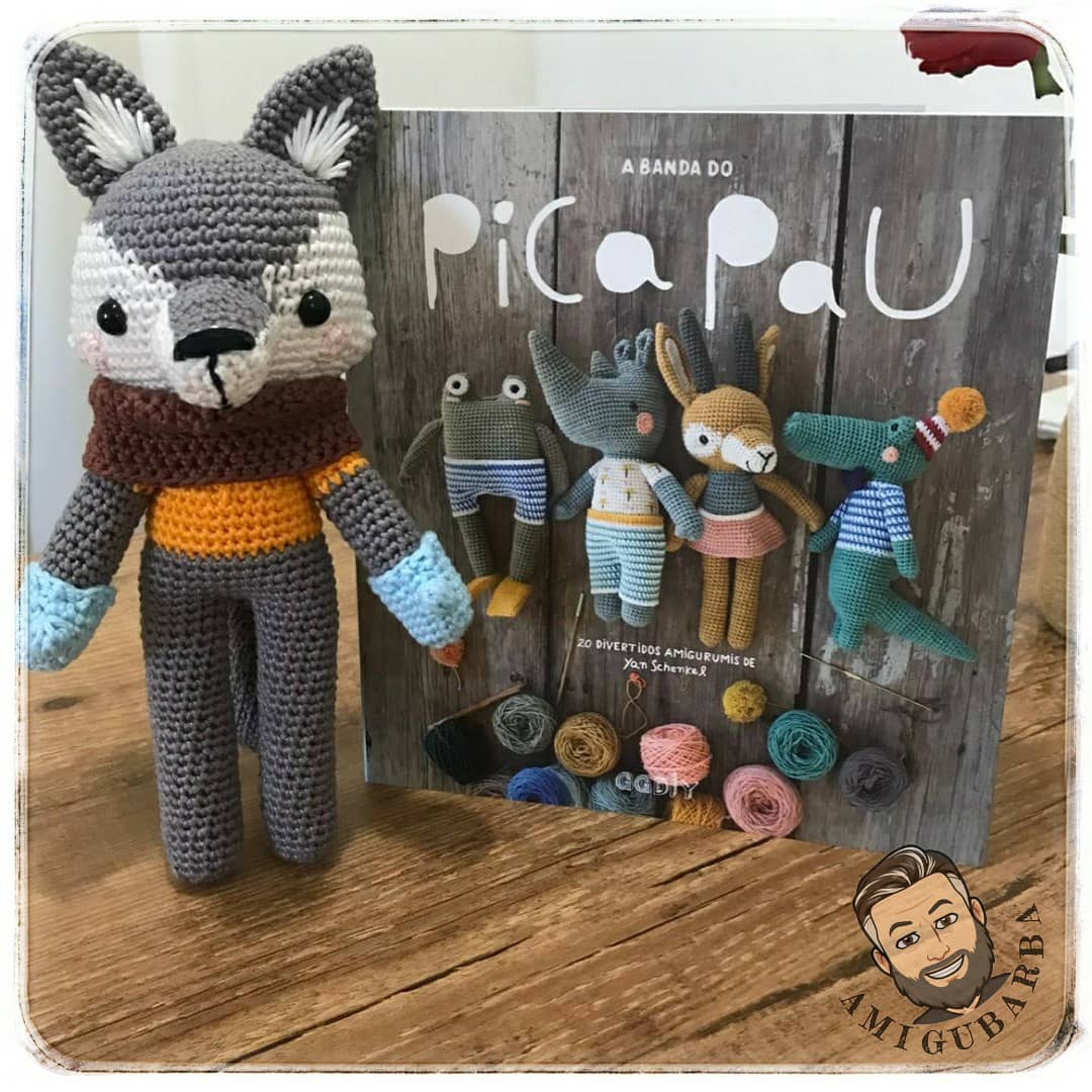 Amigurumi.com - Creations - Harry Wolf from Animal Friends of Pica Pau