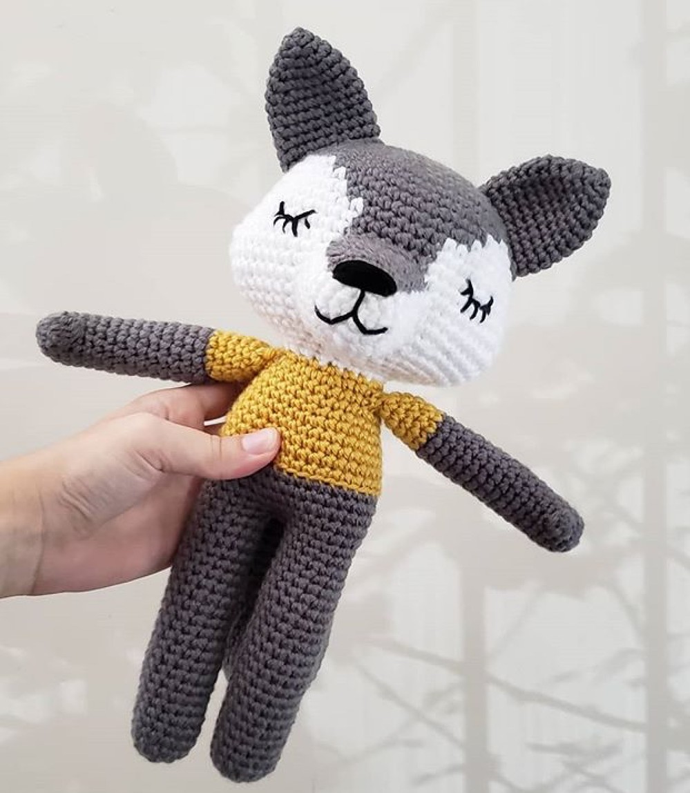 Amigurumi.com - Creations - Harry Wolf from Animal Friends of Pica Pau