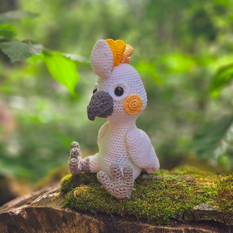 Fanta the Crested Cockatoo amigurumi pattern - Amigurumi.com