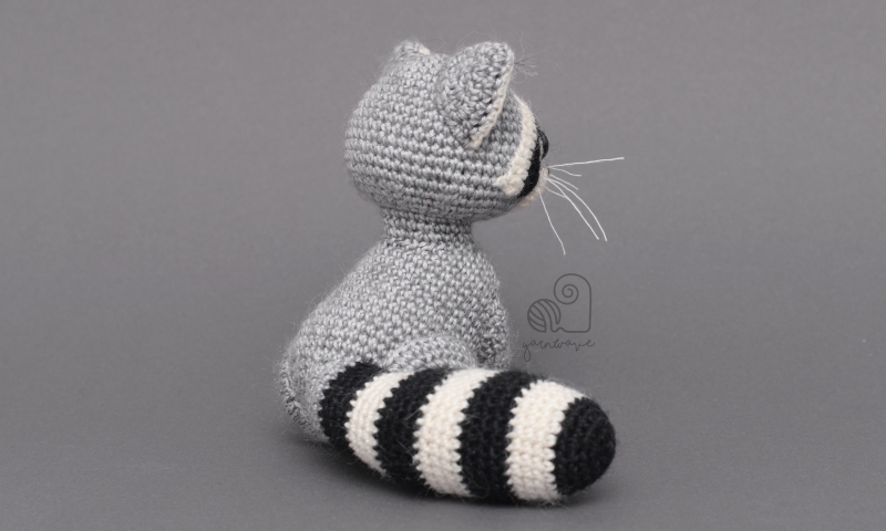 Pedro the Raccoon amigurumi pattern - Amigurumi.com