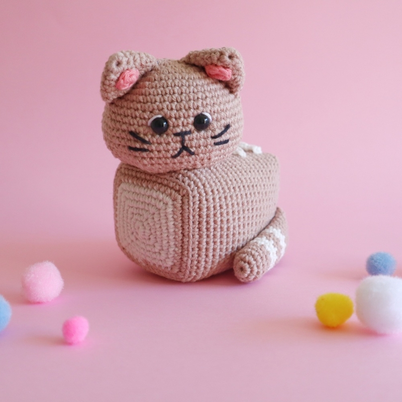 Loaf Cat amigurumi pattern - Amigurumi.com