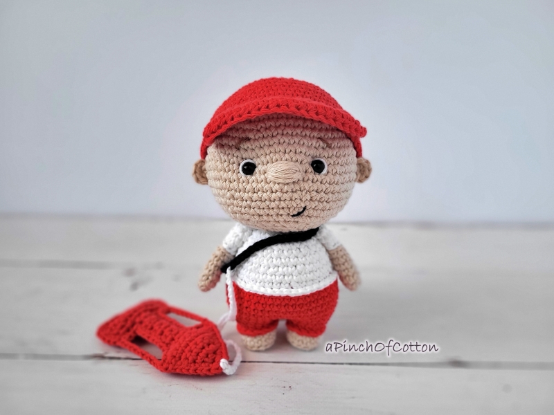 Charlie the Lifeguard amigurumi pattern - Amigurumi.com