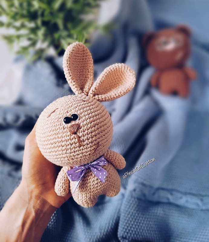 Benjamin the Bunny amigurumi pattern - Amigurumi.com