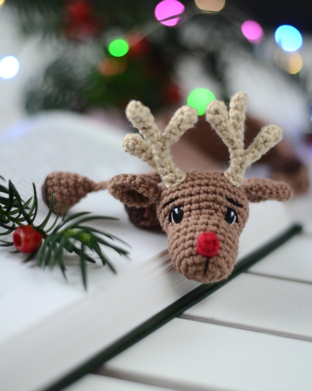Rudi the reindeer bookmark amigurumi pattern - Amigurumi.com