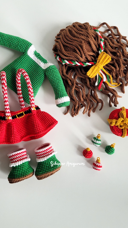 Outfit Holly for doll Robin amigurumi pattern - Amigurumi.com