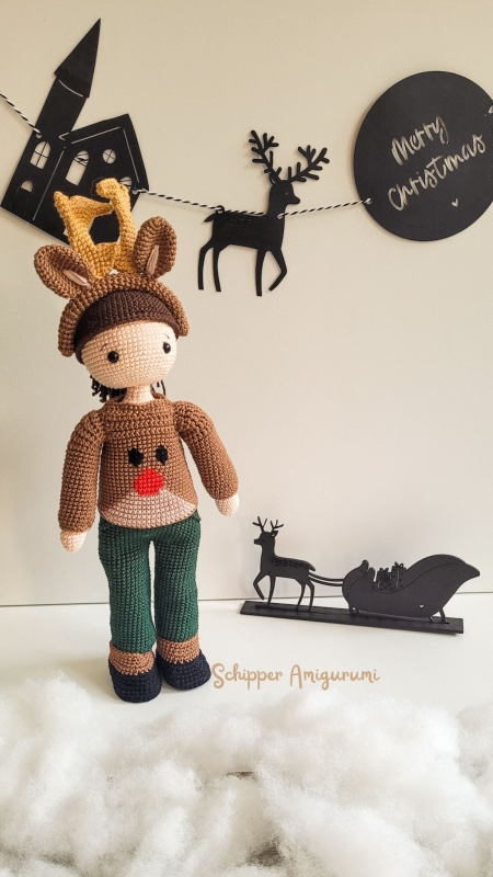 Doll Robin and Outfit Dancer amigurumi pattern - Amigurumi.com