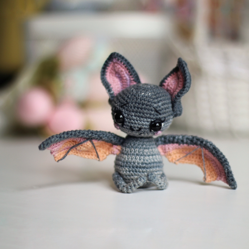 Bat Batty amigurumi pattern - Amigurumi.com