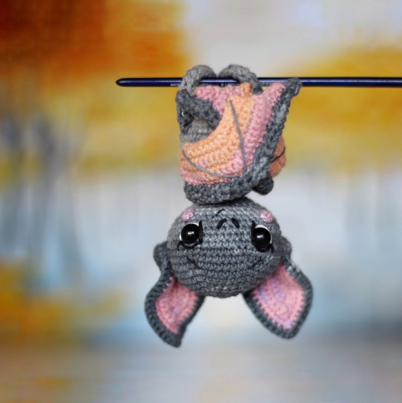 Bat Batty amigurumi pattern - Amigurumi.com