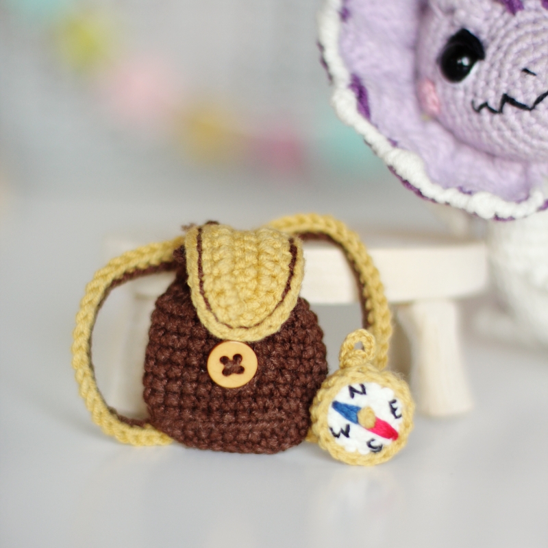 Dinosaur Dilophosaurus Lily amigurumi pattern - Amigurumi.com