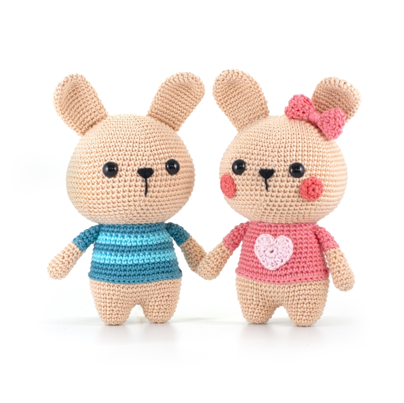 Emily & George the Bunnies amigurumi pattern - Amigurumi.com