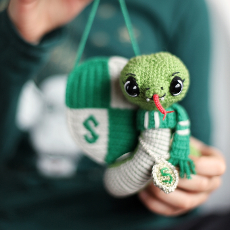 Snake Slythie Hogwarts Mascot amigurumi pattern - Amigurumi.com