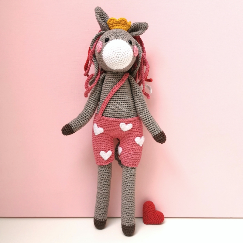 Long Leg Polly the heart horse amigurumi pattern - Amigurumi.com